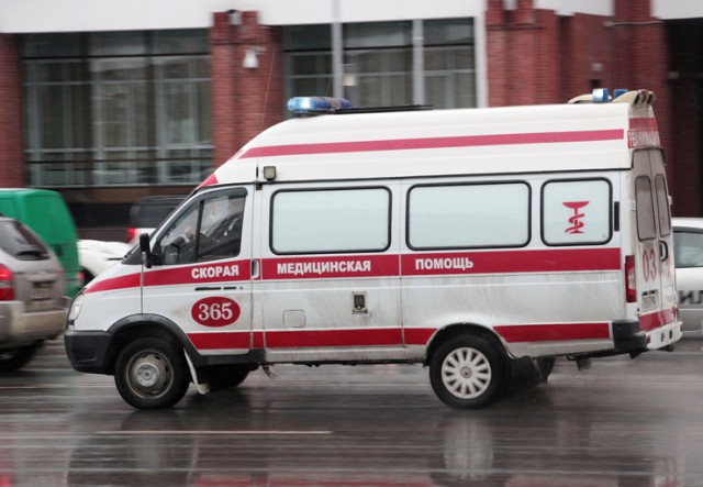 Молодая омичка выпала из окна многоэтажки и осталась жива ...